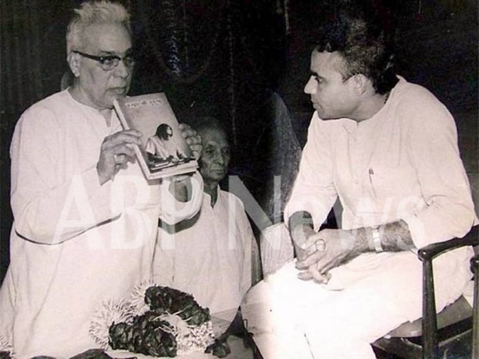 Some Unseen Rare & Old Pics of Narendra Modi and His Simplicity